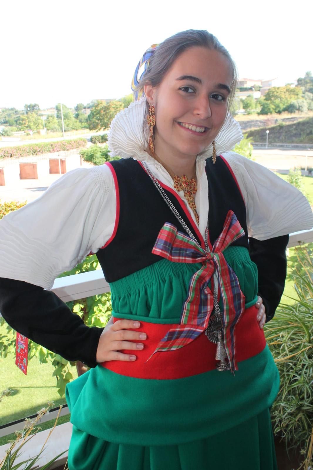 Esther Rivera galardonada en el XVI Concurso de Jota de Pinsoro ...